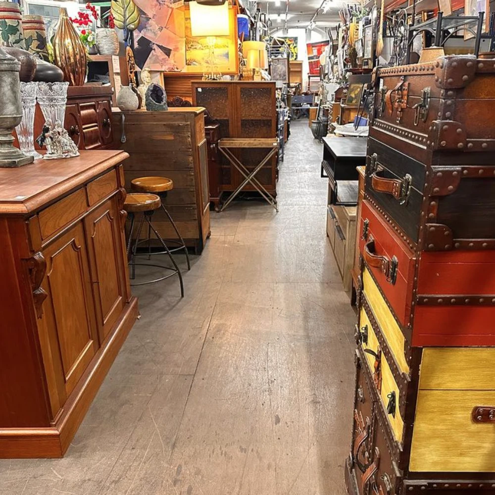 Second hand homeware online store