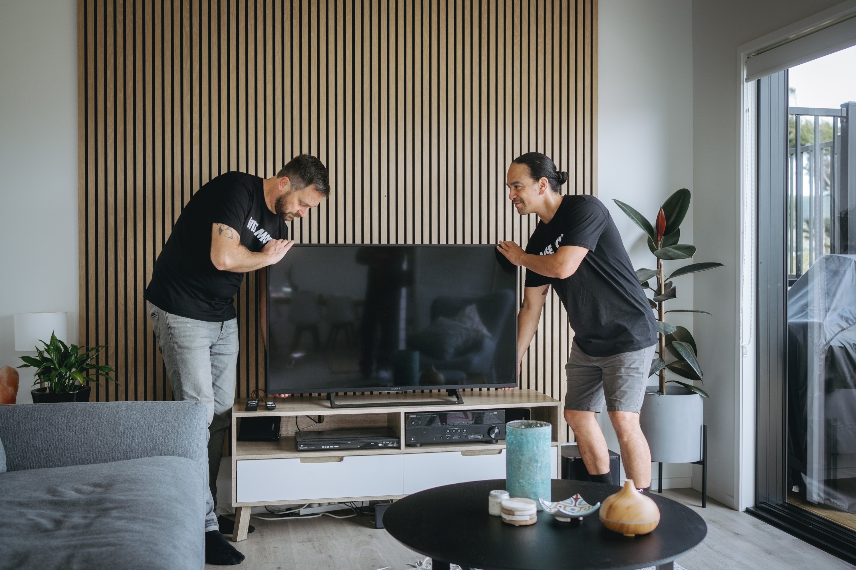 How to Pack and Move a Flat Screen TV