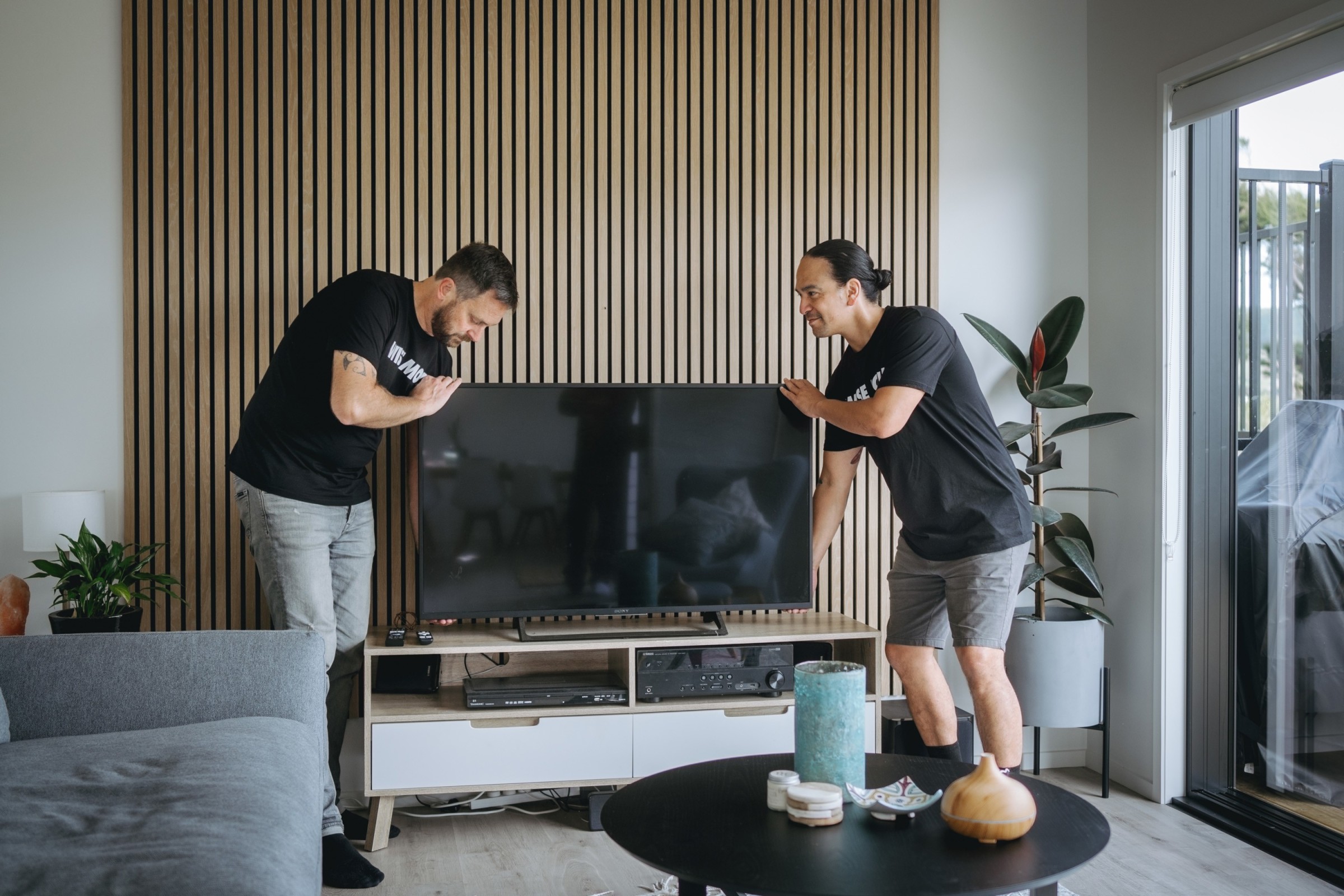 How to Pack and Move a Flat Screen TV